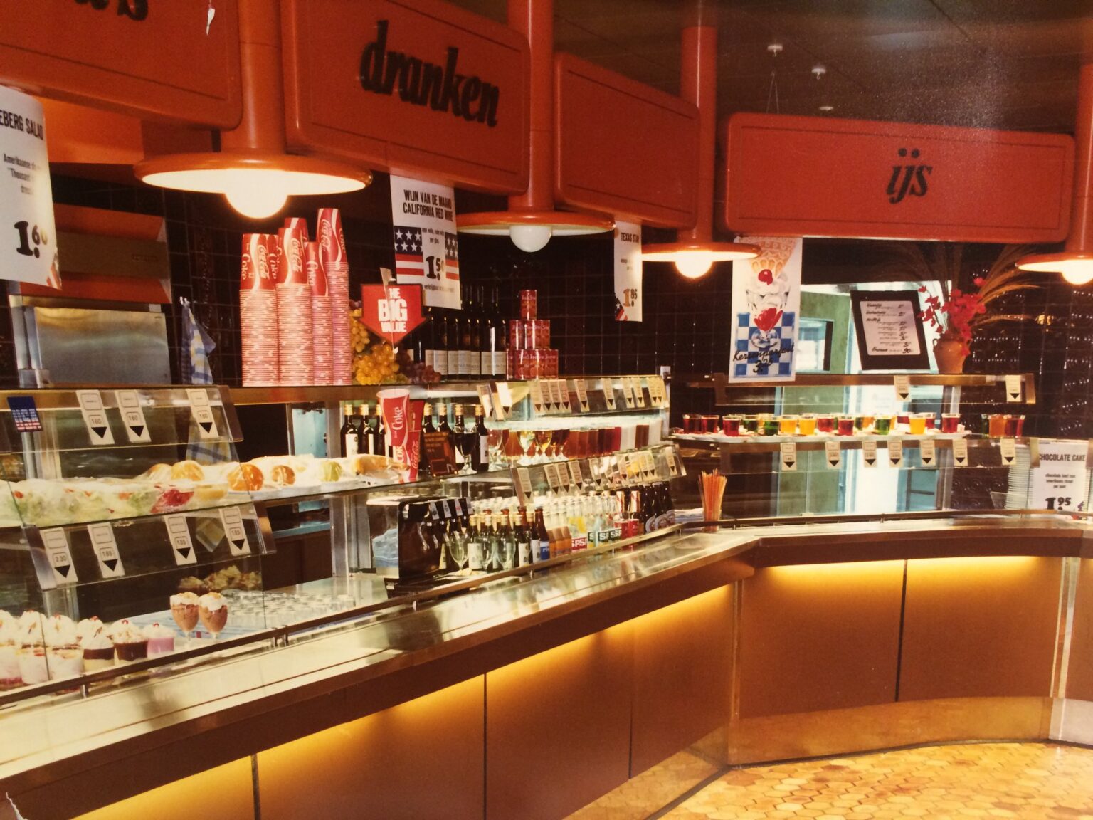 Pure nostalgie! Zo was het bij Vroom & Dreesmann in betere tijden