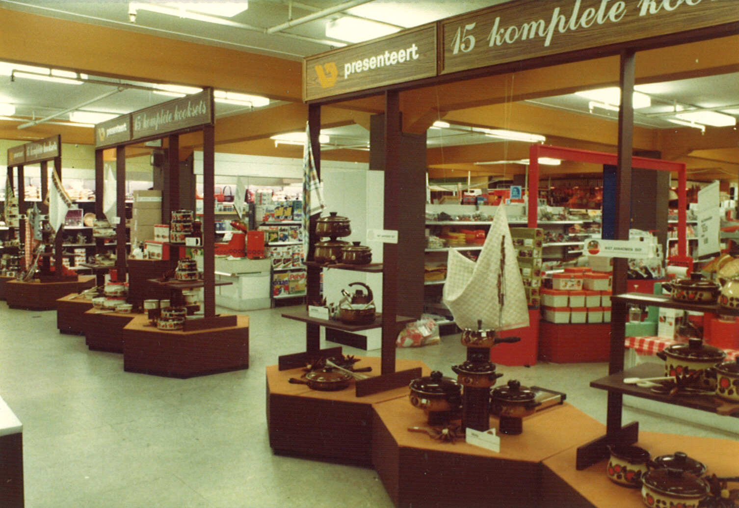 Pure nostalgie! Zo was het bij Vroom & Dreesmann in betere tijden