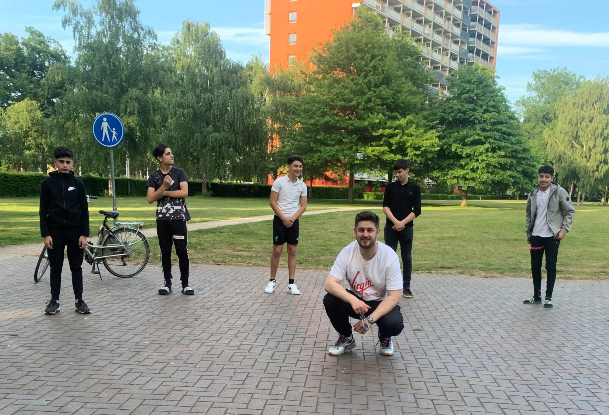 Jongerenwerker Haris helpt tieners door coronatijd: 'Het is niet ...