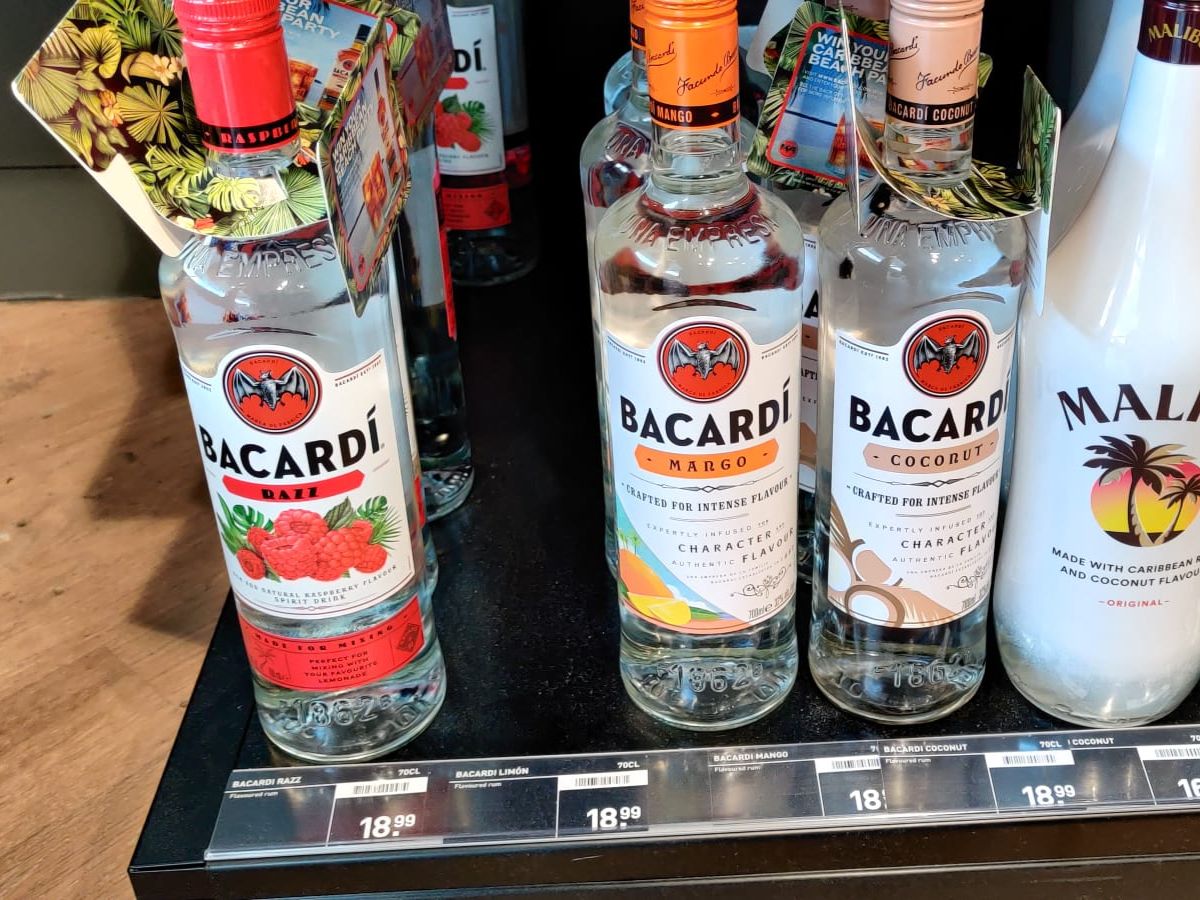 Ik ga zwemmen! Run op Bacardi Lemon bij slijterijen in Almelo - indebuurt Almelo