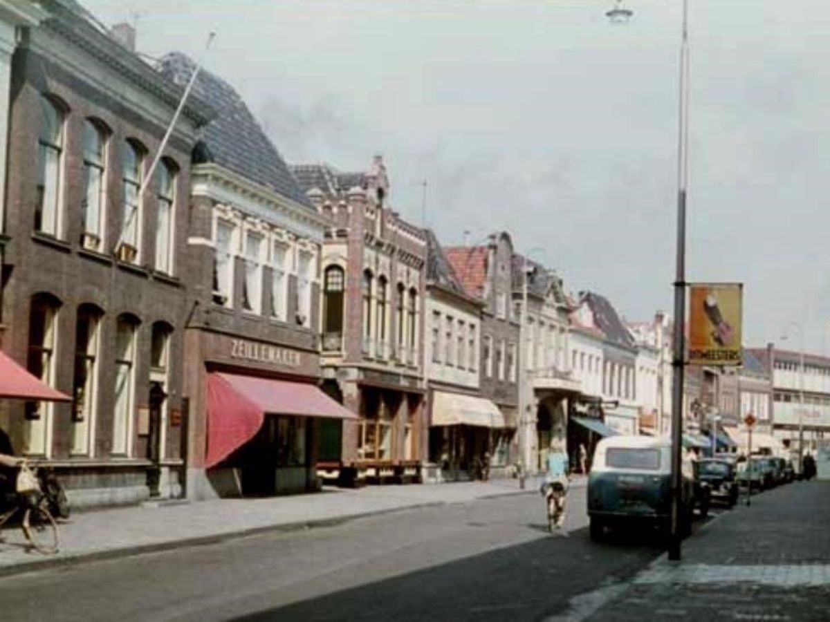 Op deze plek zat de allereerste bibliotheek van Almelo - indebuurt Almelo