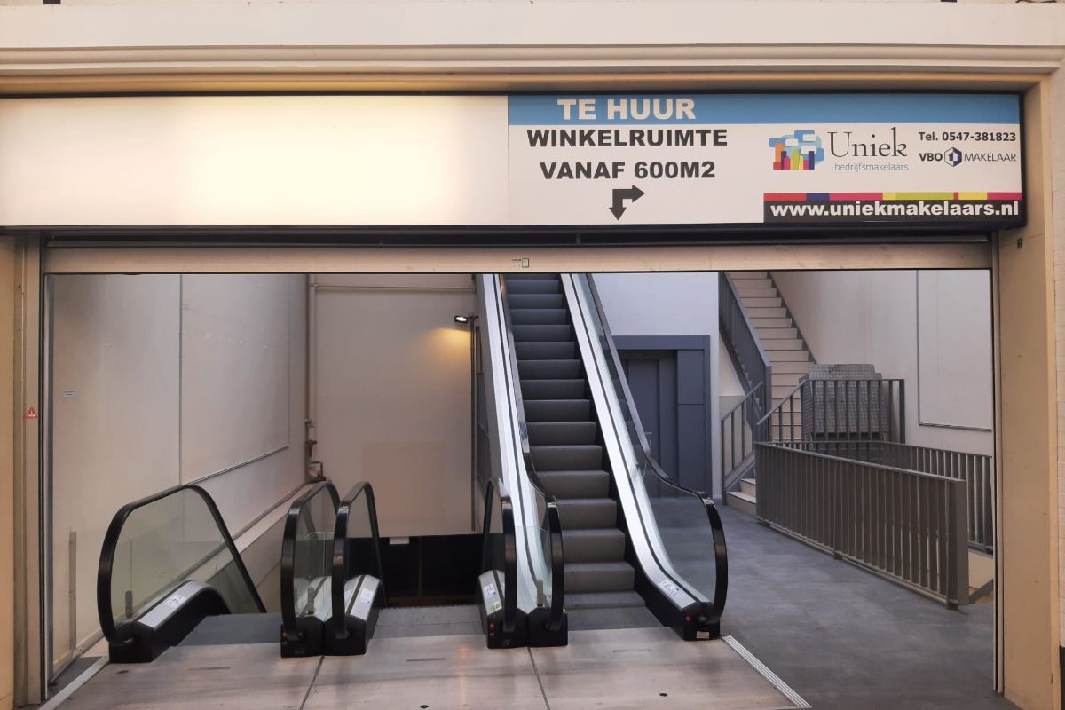 Die Grenze opent enorme winkel op centrale plek in binnenstad Almelo ...