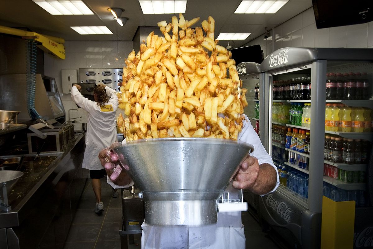 Een snelle hap halen: 7 Almeloërs delen hun favoriete snackadresjes