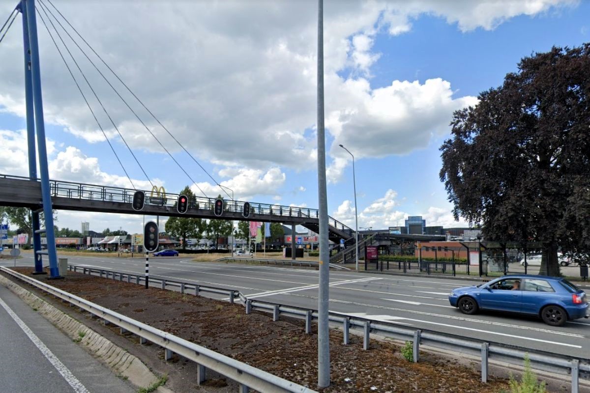 Loopbrug bij Woonboulevard krijgt opknapbeurt: dit zijn de gevolgen ...