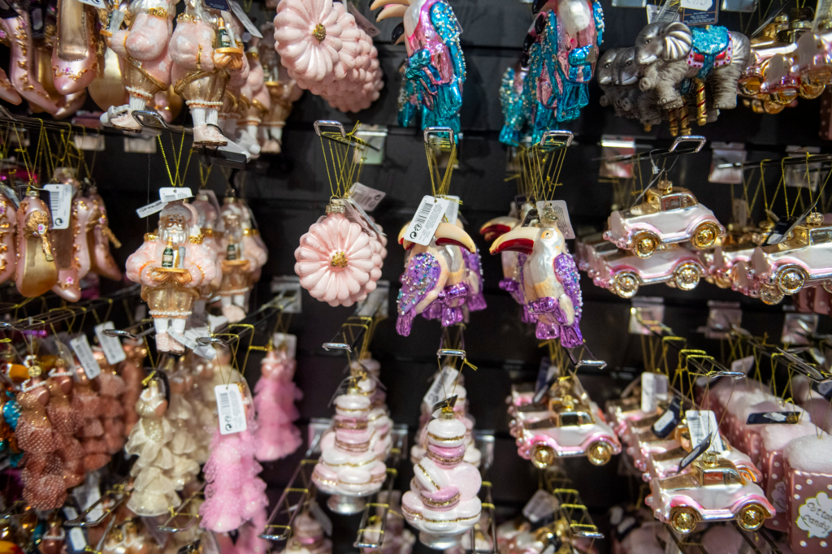 Let it snow! Op de kerstafdeling van Intratuin Almelo is het al tijden ...