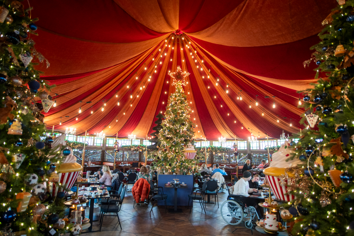 Let it snow! Op de kerstafdeling van Intratuin Almelo is het al tijden ...
