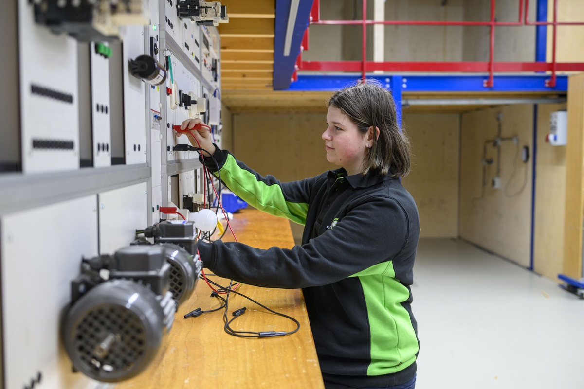 Deze drie meiden kozen voor techniek: 'Ik zorg straks voor ...