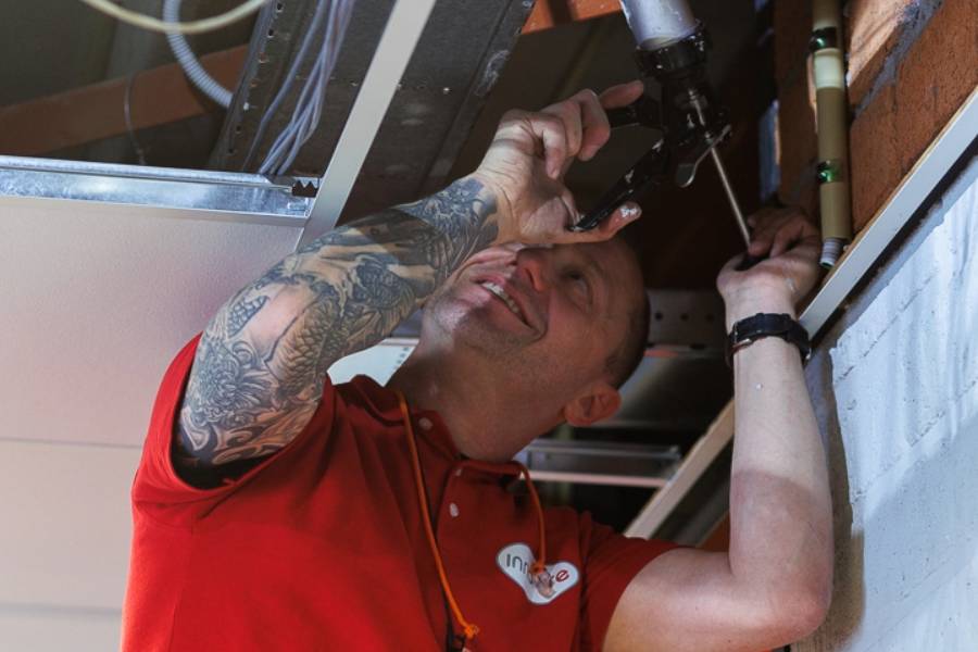 Dit Almelose uitzendbureau doet meer dan alleen bemiddelen: 'We begeleiden je naar een vaste baan'