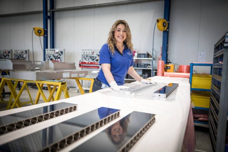 Dit Almelose uitzendbureau doet meer dan alleen bemiddelen: 'We ...