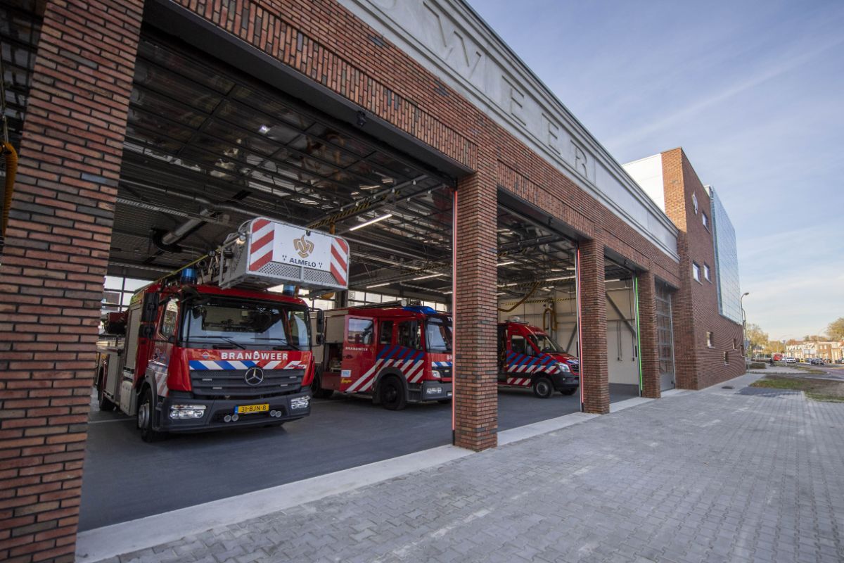 Leuk! Bekijk de sloop en nieuwbouw van de Almelose brandweerkazerne