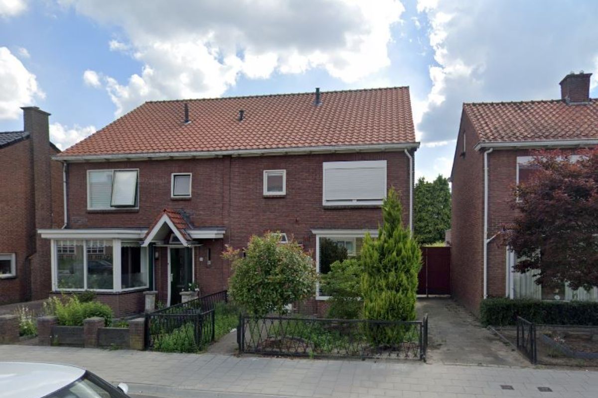 Deze Almelose huizen met overkapping staan voor minder dan 3 ton te koop