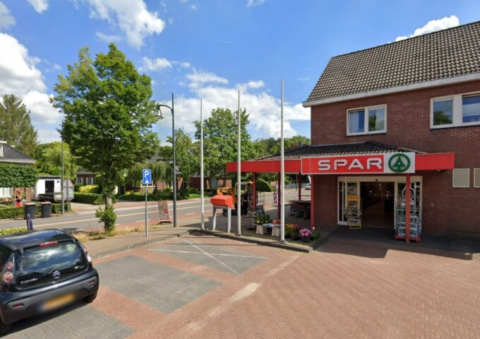 Binnenkijken bij Esther: 'Mijn huis is hotel chique dankzij de kringloop'