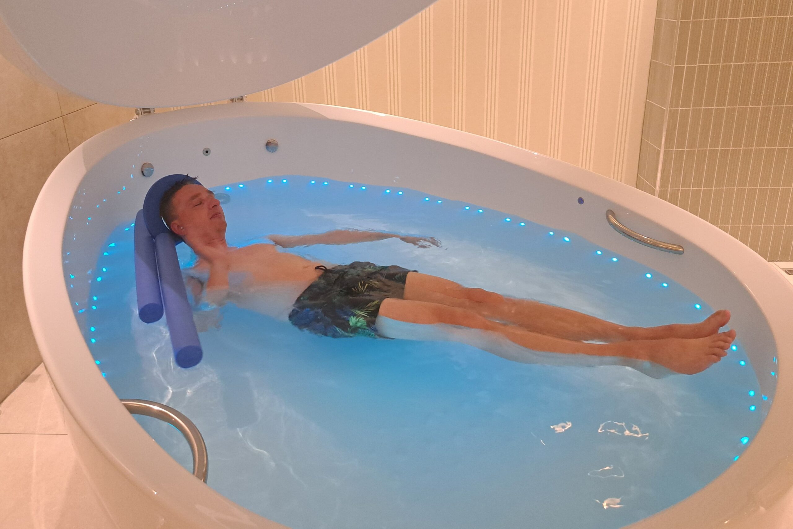 Floaten kan nu ook in Almelo: 'Ik moet toch in slaap zijn gevallen'