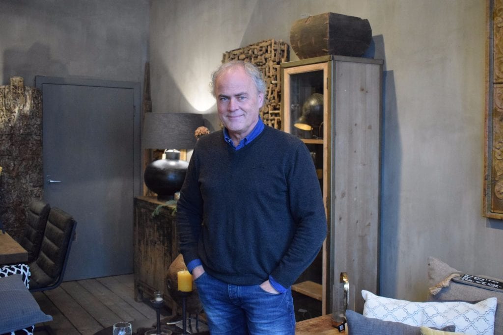 Meubels bezorgen met Jan van Wijk: 'In Limburg stond de vlaai al klaar ...