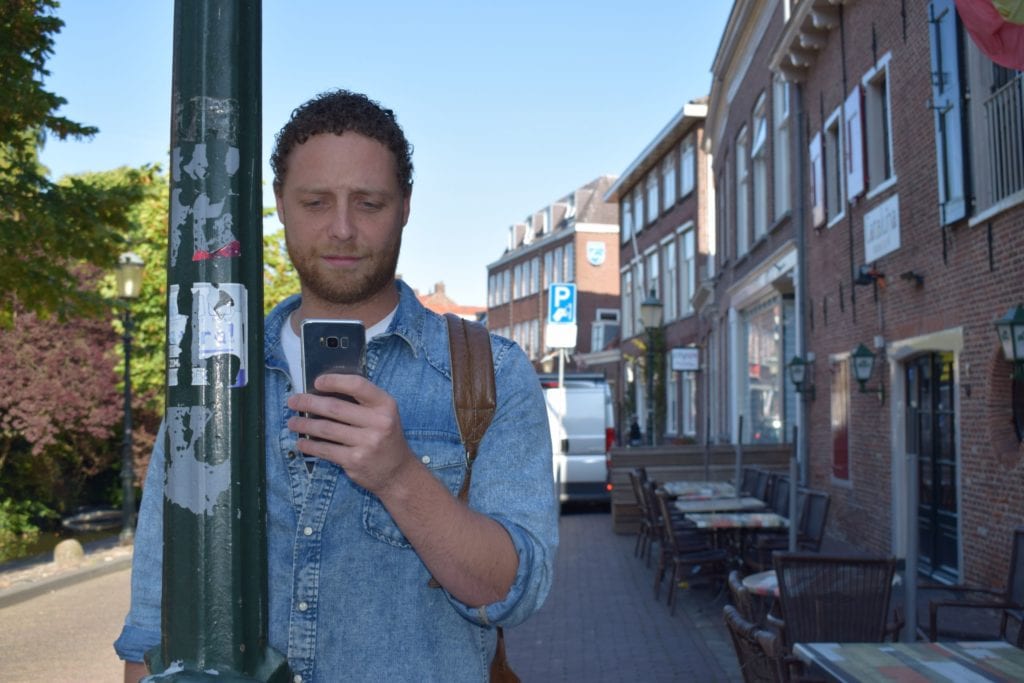 Kevin maakte al meerdere (bijna) ongelukken mee door zijn smartphone ...