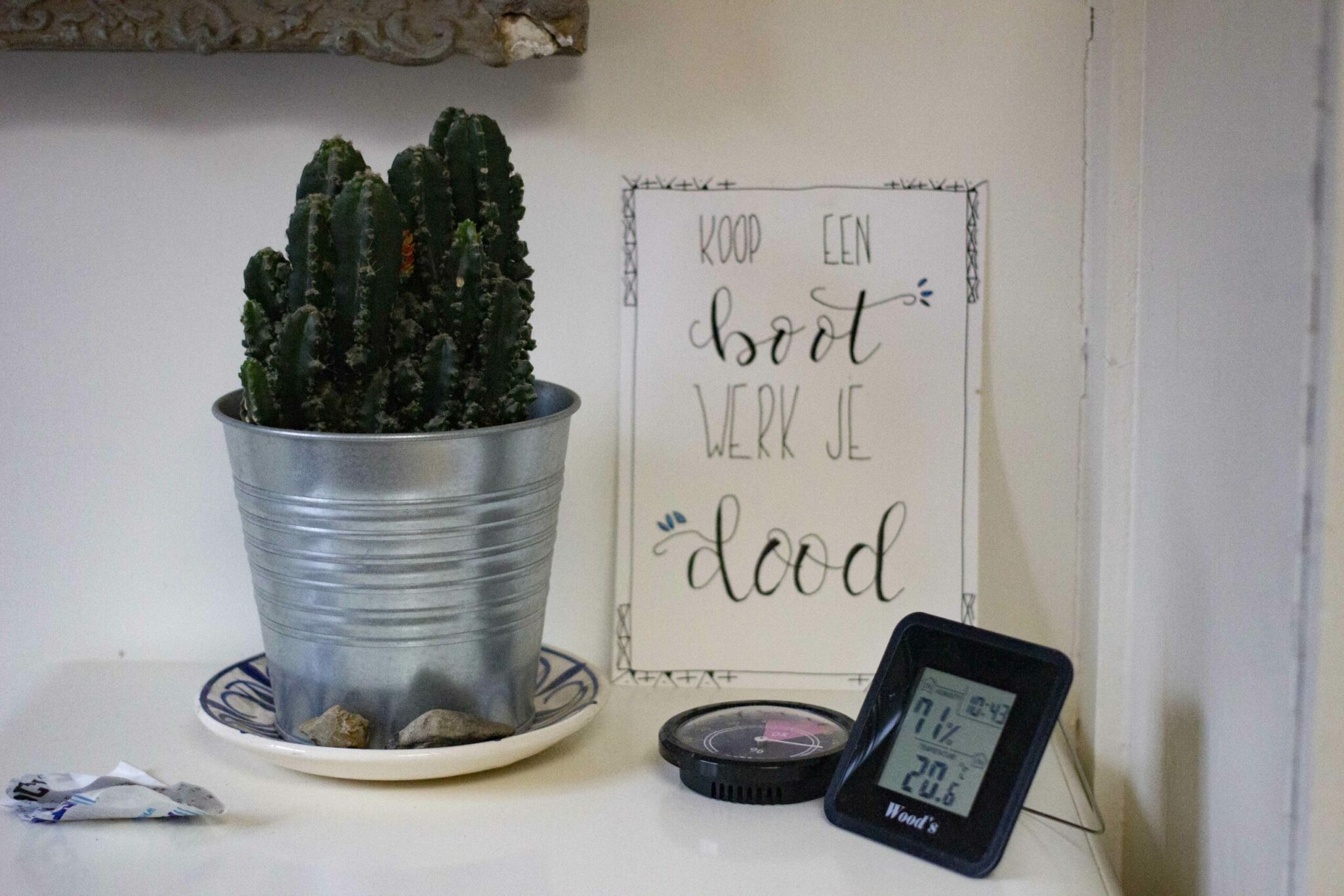 Binnenkijken bij het woonschip van Hester en Peter: 'we wonen nu met ...