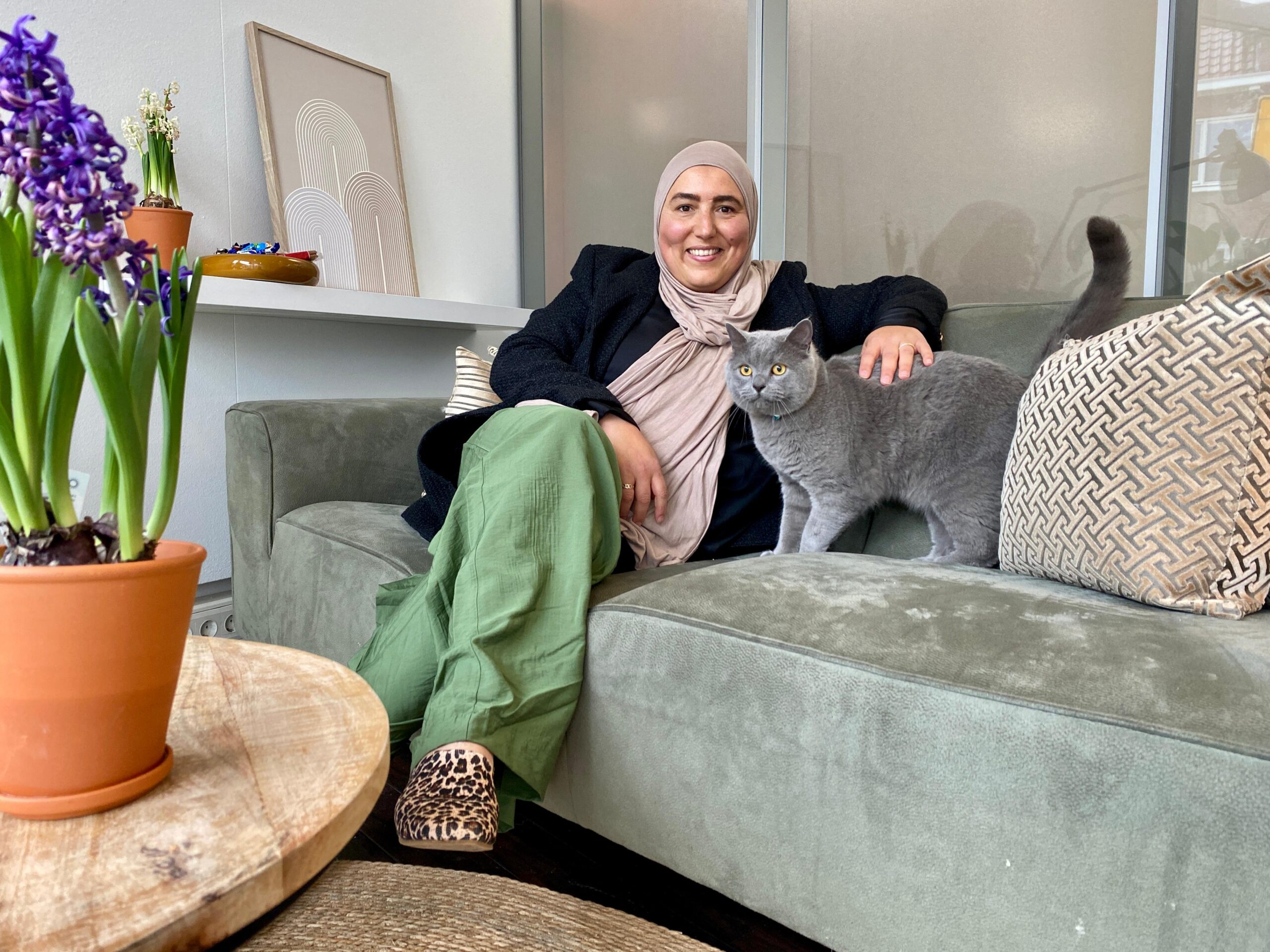 Bij dagbesteding ‘t Katshuis aan de Leusderweg spelen katten de hoofdrol: ‘Ze oordelen niet ...