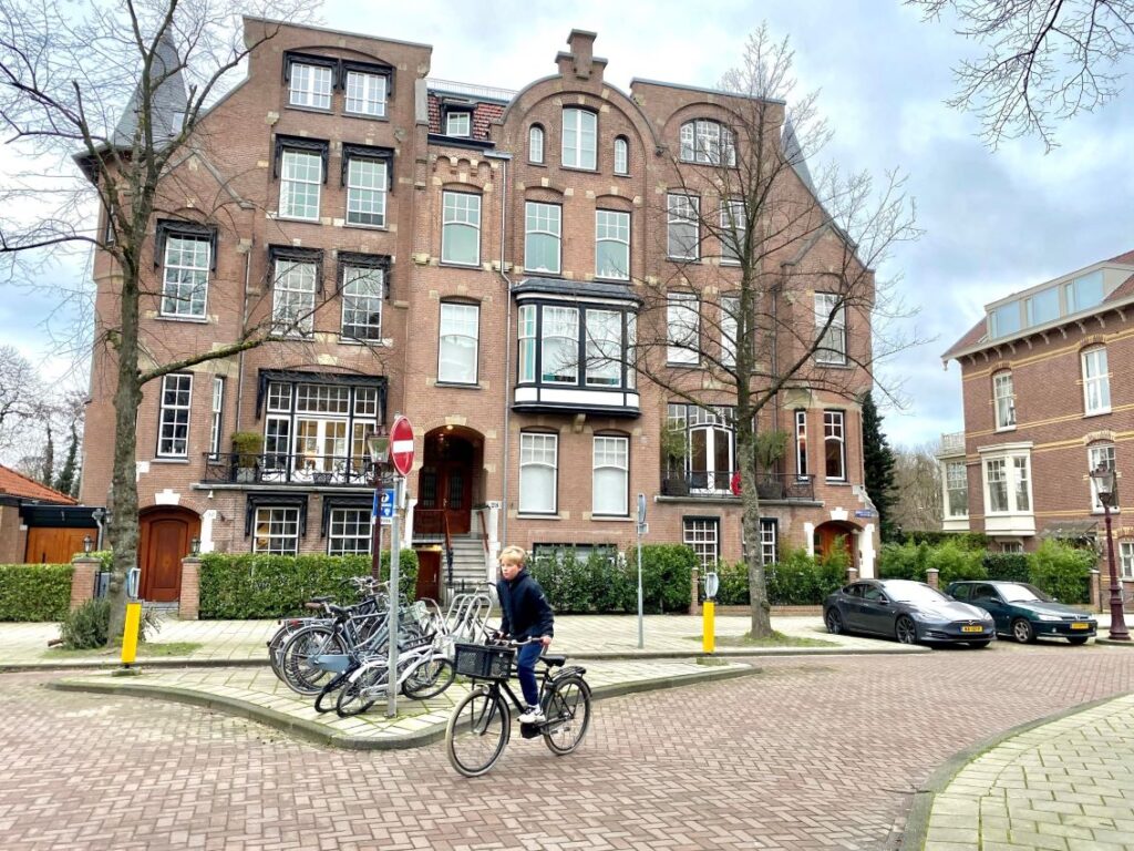 Rijke stadgenoten: zoveel miljonairs wonen er in Amsterdam