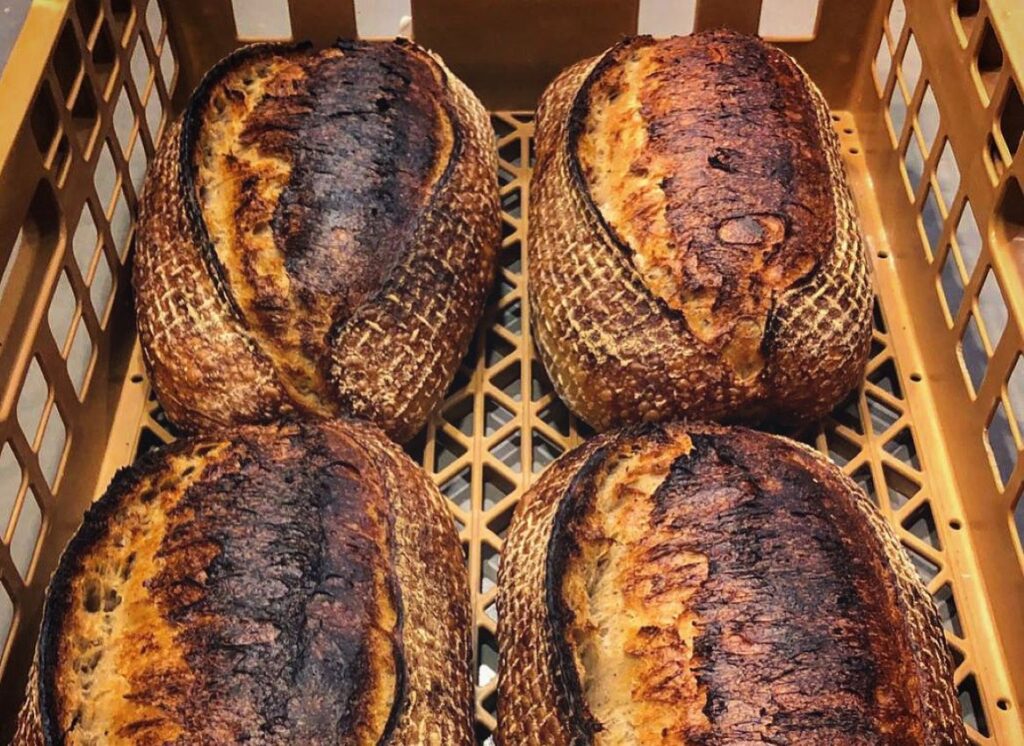 New in town! Hier in de Jan Eef haal je nu het lekkerste desembrood ...