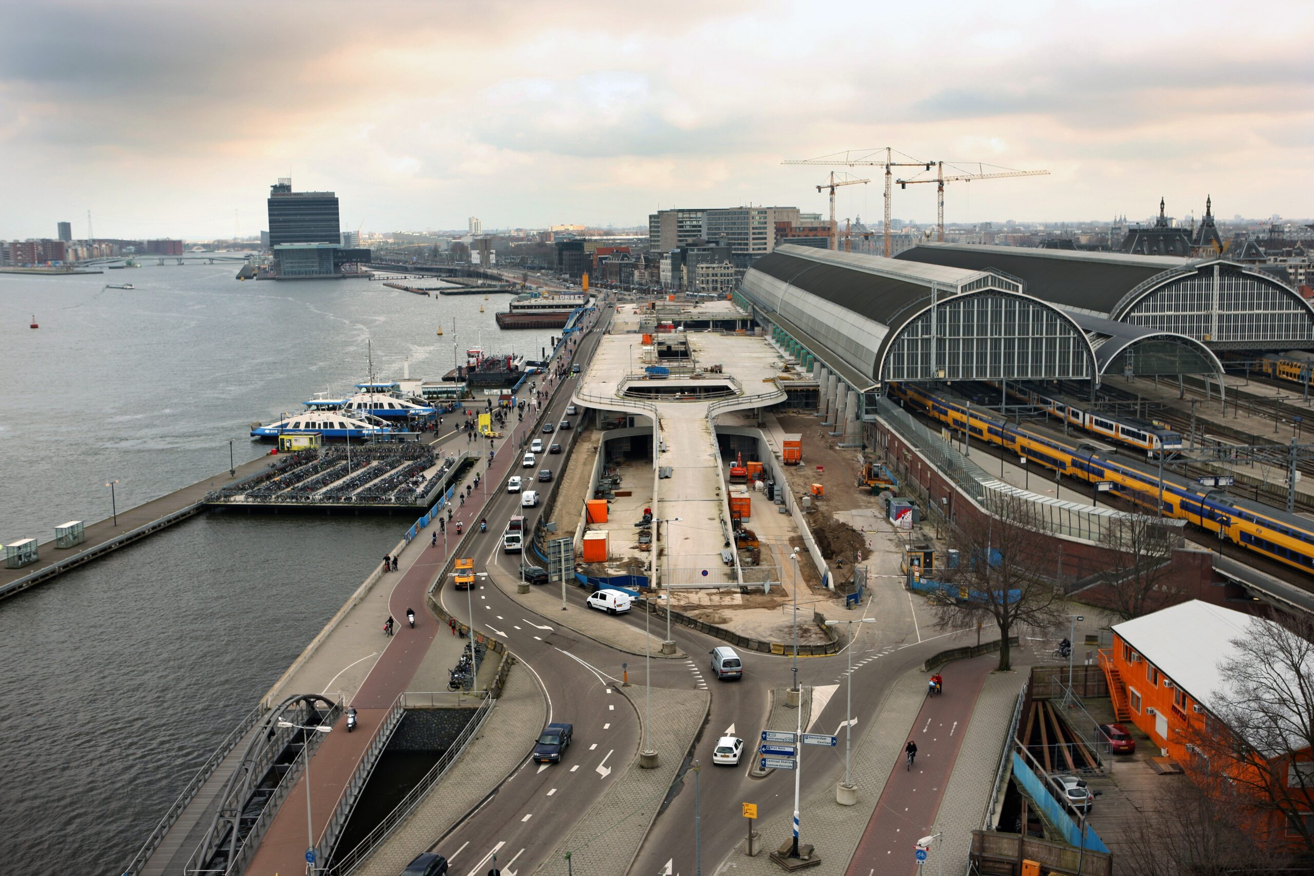 Live meekijken met de bouw van het spoor aan de Dijksgracht in Amsterdam - indebuurt Amsterdam