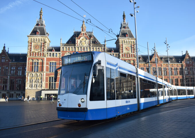 Geen tram, bus, metro en pont op oudjaarsavond in Amsterdam: dit moet ...