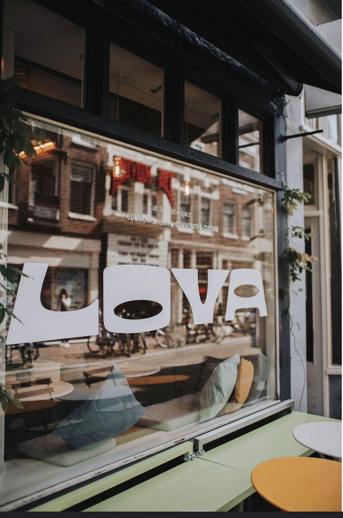 Lova - indebuurt Amsterdam