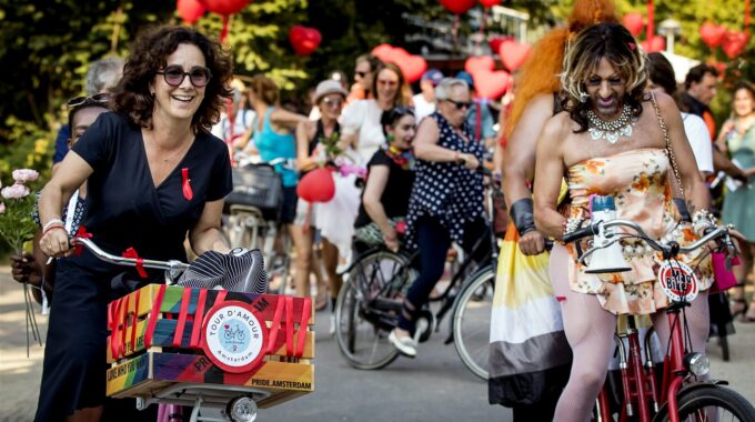 Gemist: Kelly vliegt de wereld rond, Femke Halsema blijft burgemeester ...