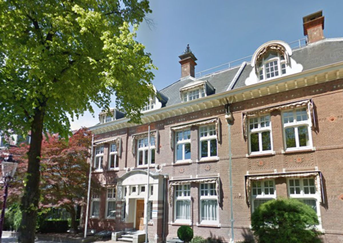 Lekker loeren: dit is het duurste huis dat te koop staat in Amsterdam (en dit het goedkoopste ...