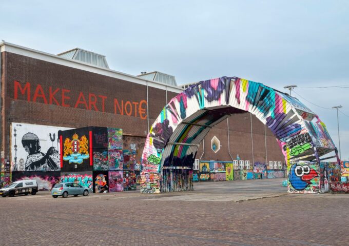 Zet maar in de agenda: de Parade keert terug naar Amsterdam - indebuurt ...