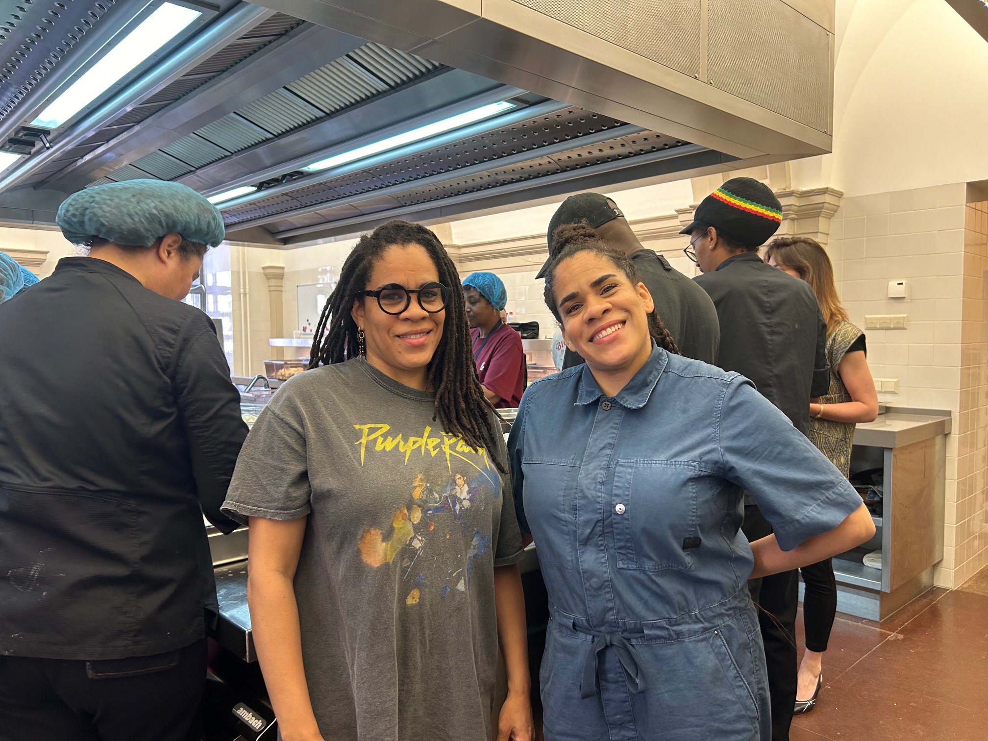 Al vijf jaar gratis maaltijden tijdens Keti Koti: ‘Koken in het Paleis ...