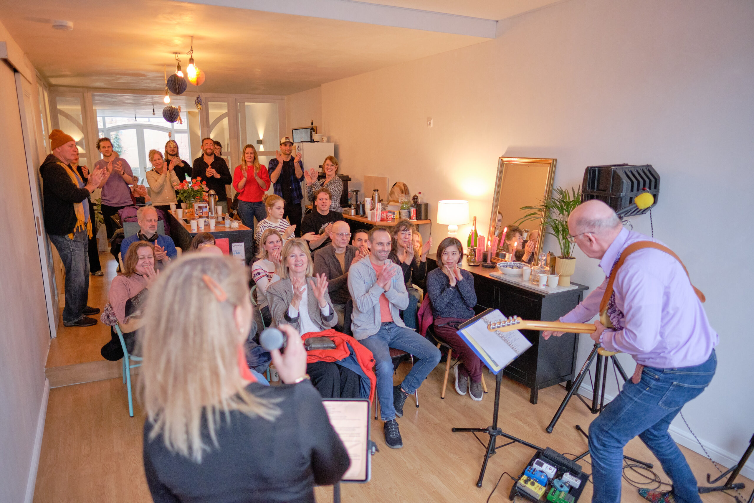 Op deze plekken in Amsterdam zie je binnenkort gratis optredens ...