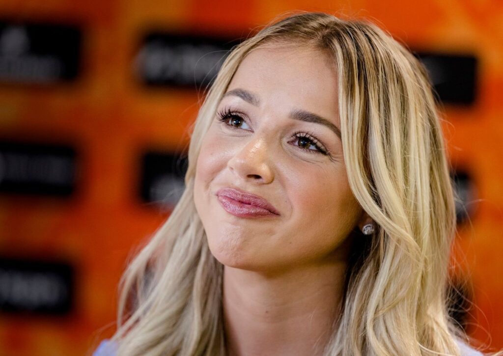 Emma Heesters zet penthouse van 1,5 miljoen in Amsterdam te koop ...