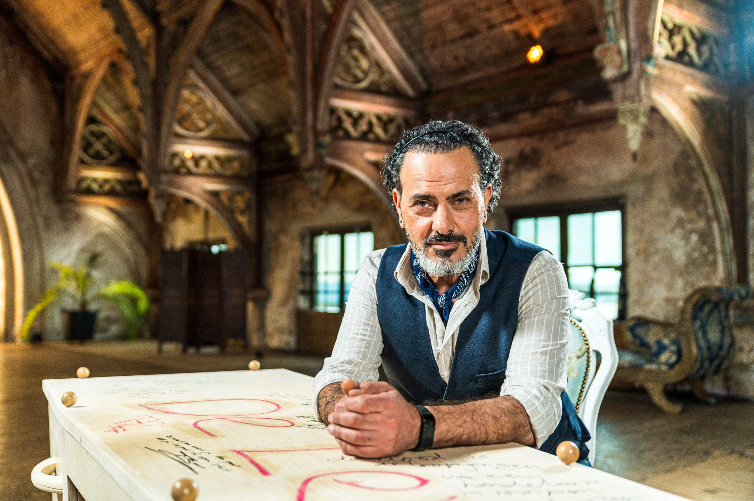 Deze Amsterdammer praat in het tv-programma De Kist over afscheid en ...