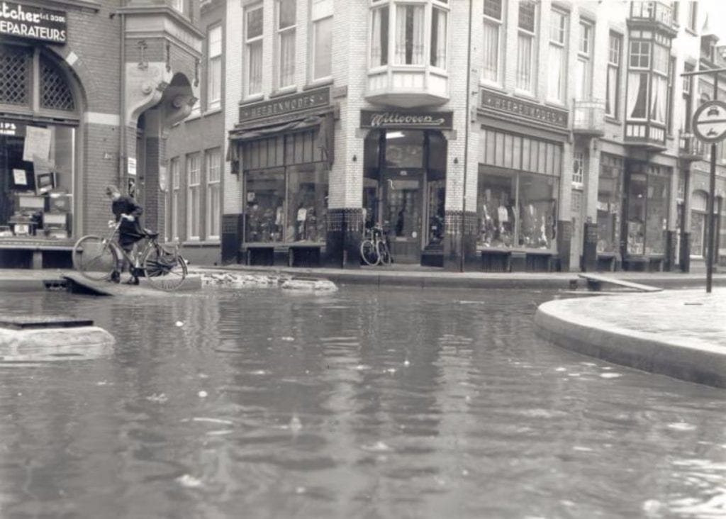 Witteveen is dus nog hartstikke levend - en ook nog eens een eeuw oud ...