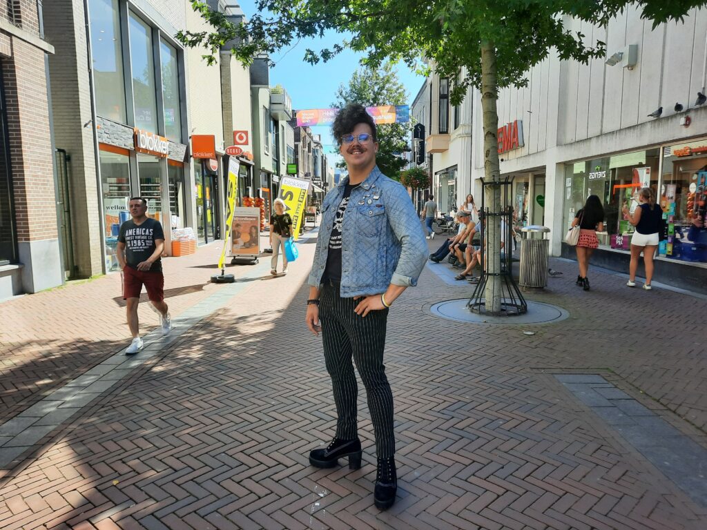 Apeldoorner Nick: 'Soms ben ik bang in elkaar geslagen te worden om ...