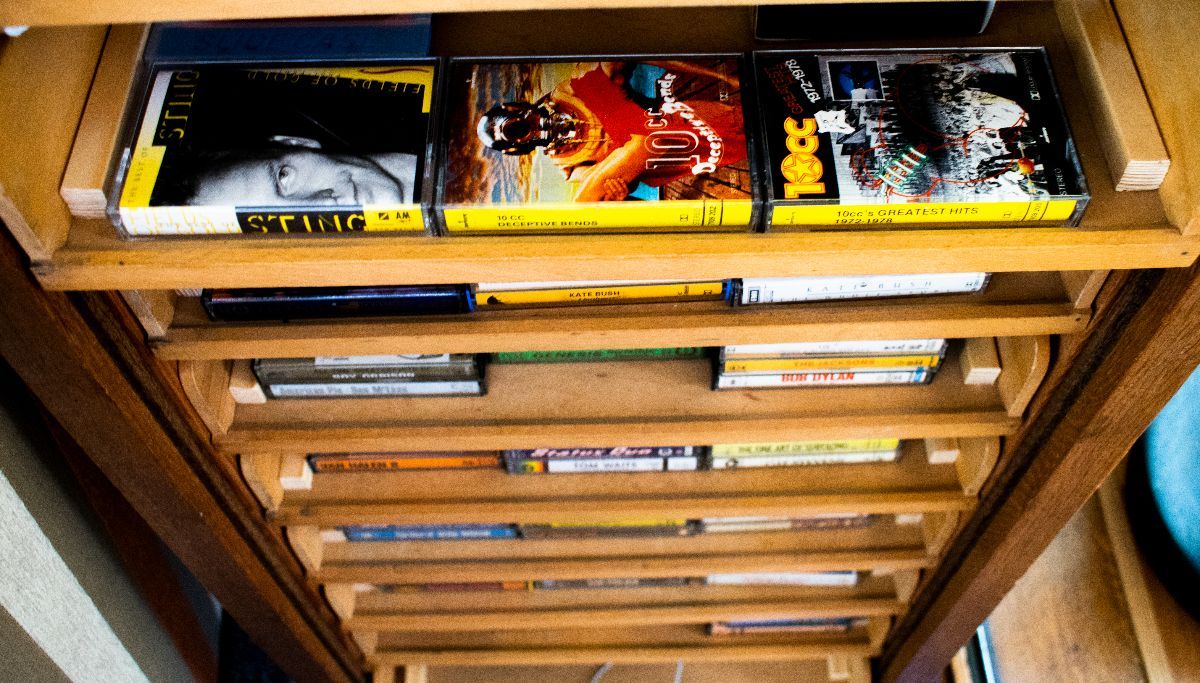 Muziekverzamelaar Roger heeft zo'n 2.500 lp's: 'In een platenzaak voel ...