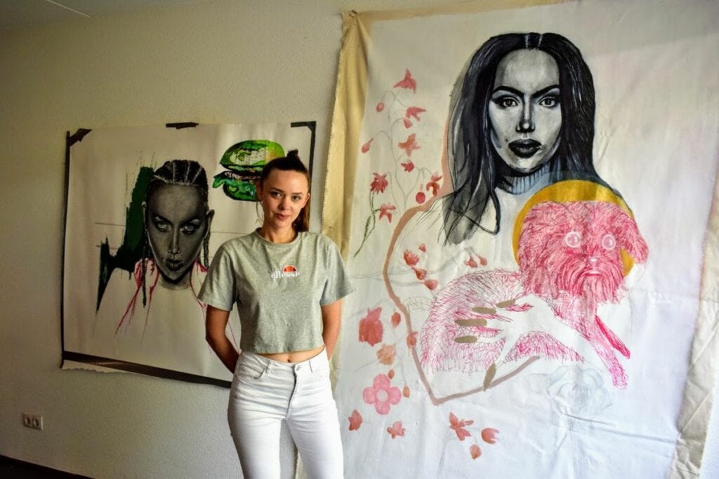 De Apeldoornse Bo (25) is kunstenares én model: 'Je bent altijd iets ...