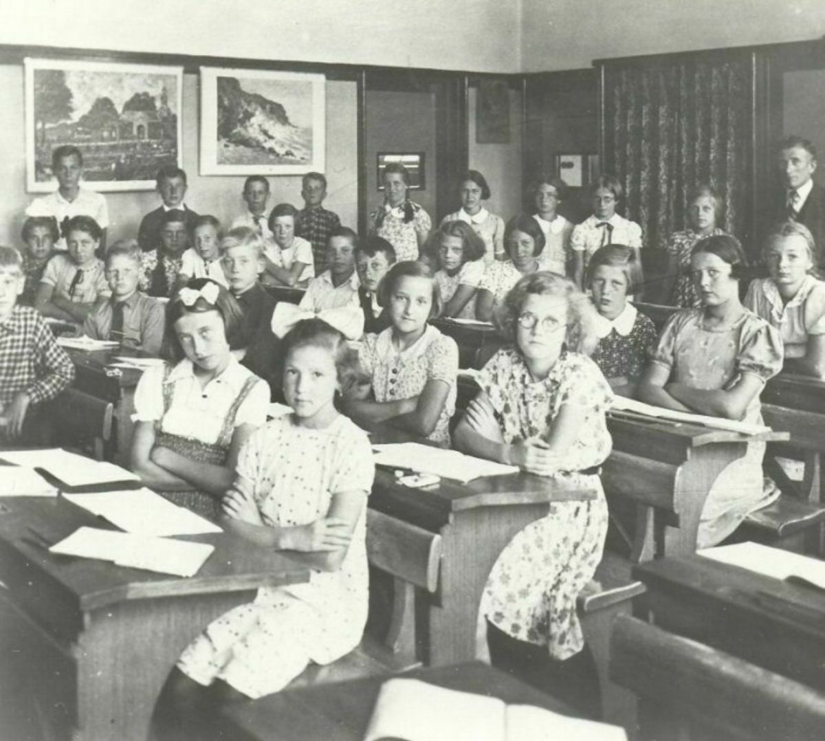 Van leesplankjes tot kroontjespennen: dit zag je vroeger in Apeldoornse ...