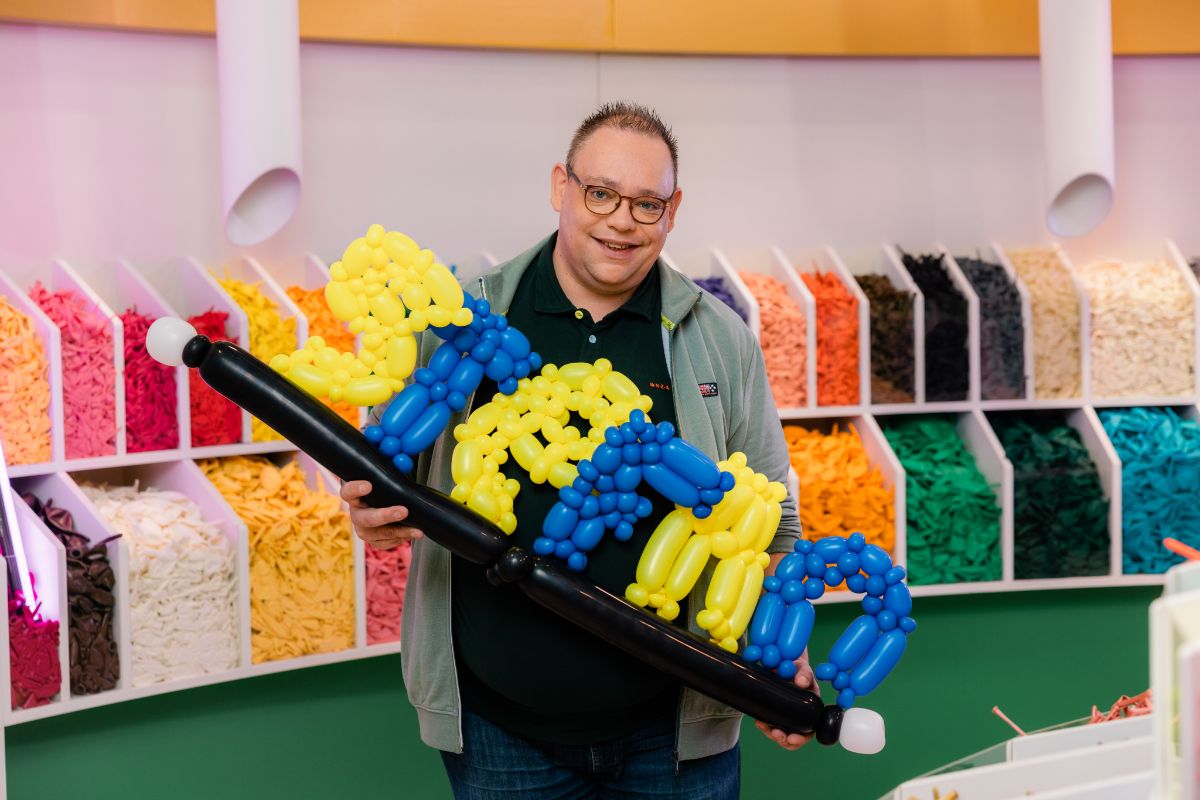 Apeldoornse ballonartiest Stefan (40) mag zijn talent showen op tv: ‘Dit is vet’ - Oozo.nl