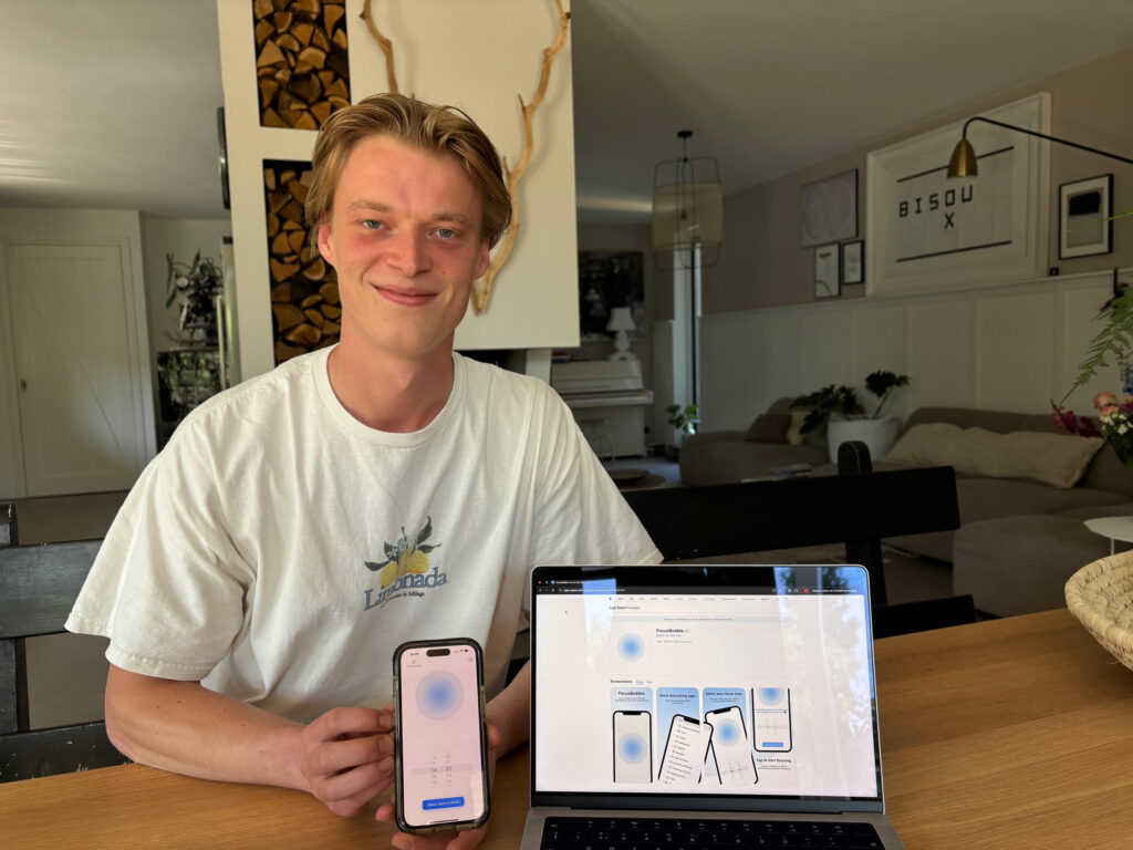 Zo kwam Apeldoorner Boaz (22) van zijn verslaving af: 'Ik zat acht uur per dag op mijn telefoon ...