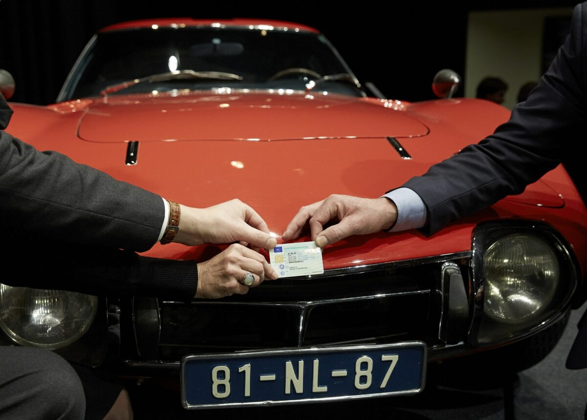 Op deze locaties kun je je auto laten overschrijven in Arnhem