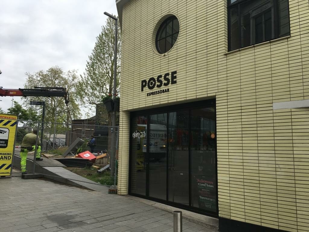 Posse Espressobar heeft een nieuwe eigenaar en hij stelt zich even aan ...