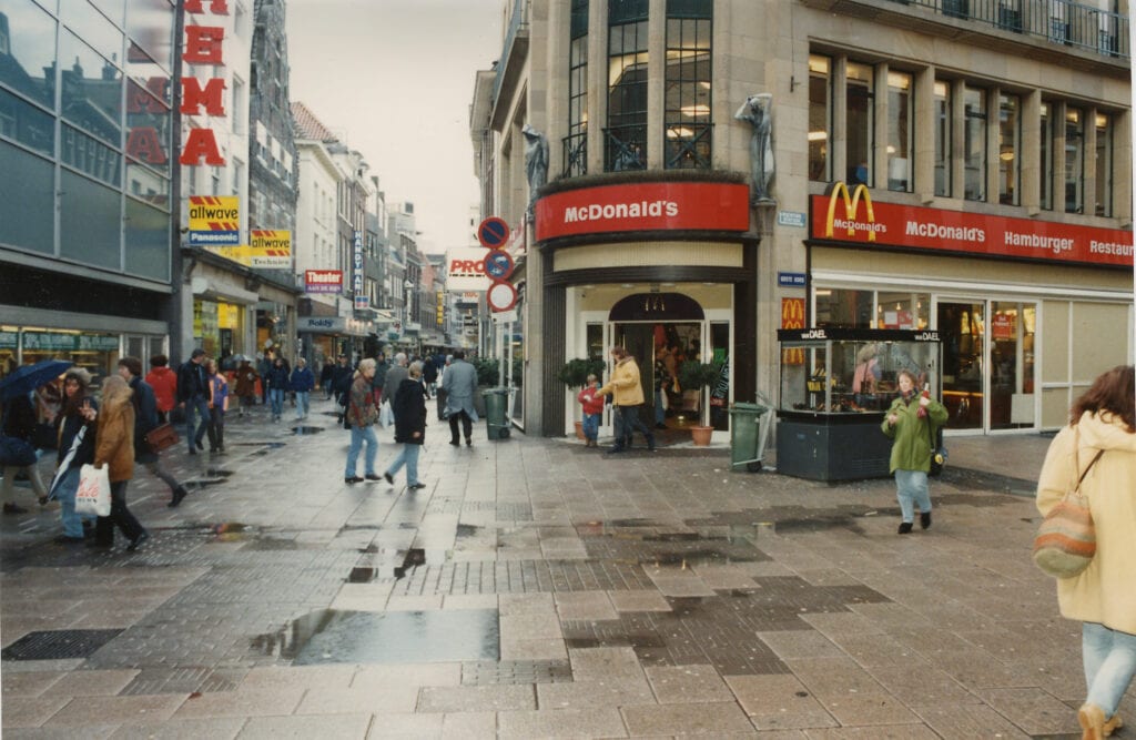 Toen in Arnhem: zo zag de Rijnstraat er door de jaren heen uit ...