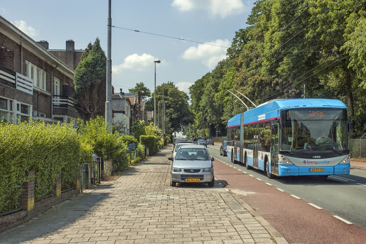 Blauwe trolleybussen verdwijnen uit Arnhem: 13 x foto's van weleer