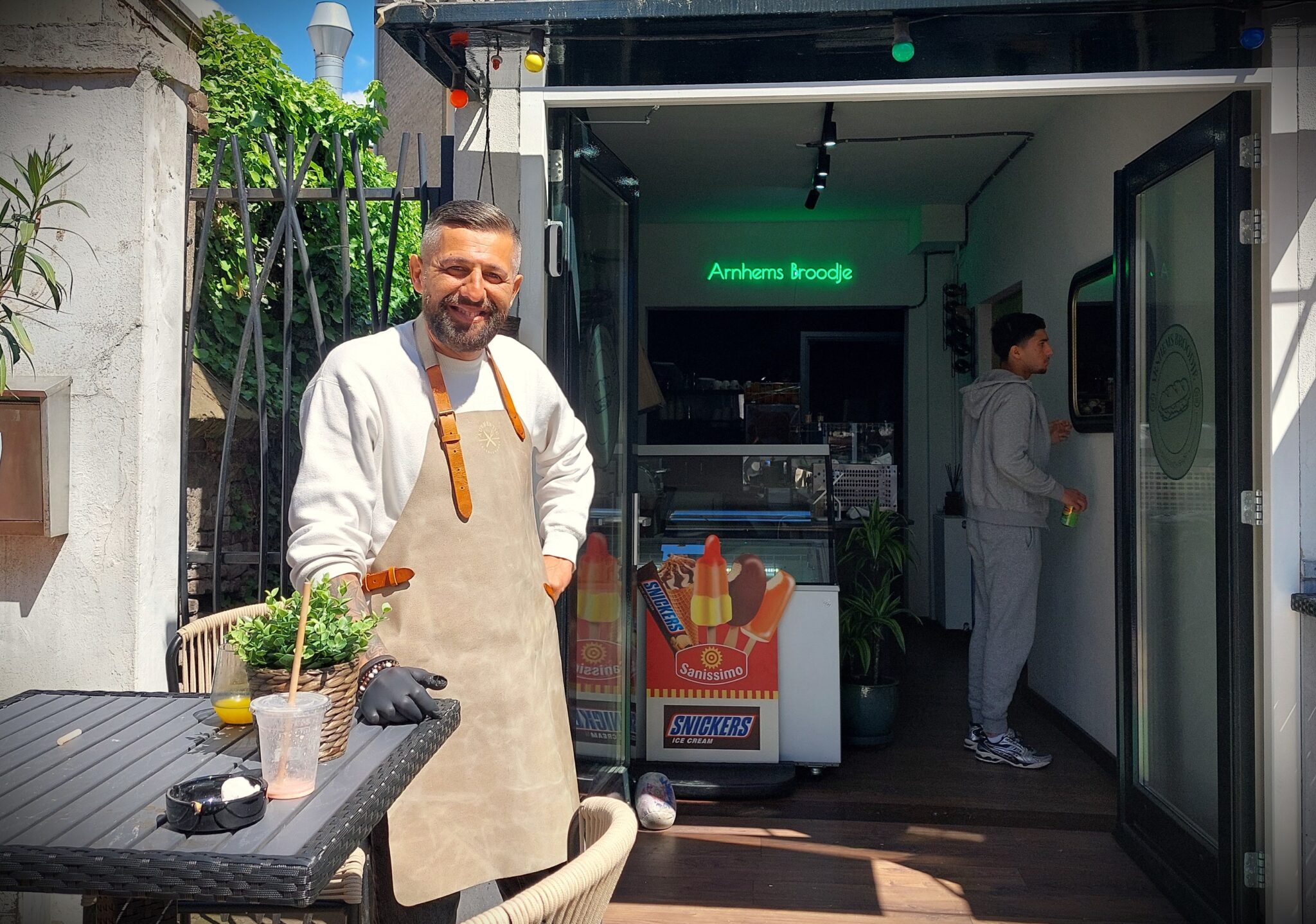 Emal opent nieuwe lunchzaak Arnhems Broodje: 'Lage prijzen'