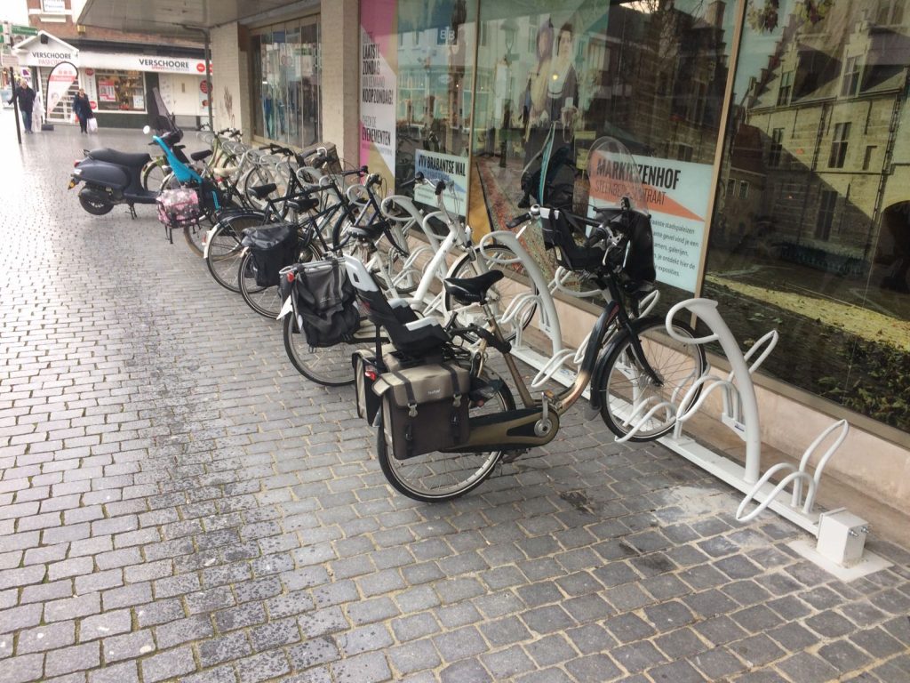 Op de fiets de stad in: dit zijn de nieuwe fietsparkeerplekken ...