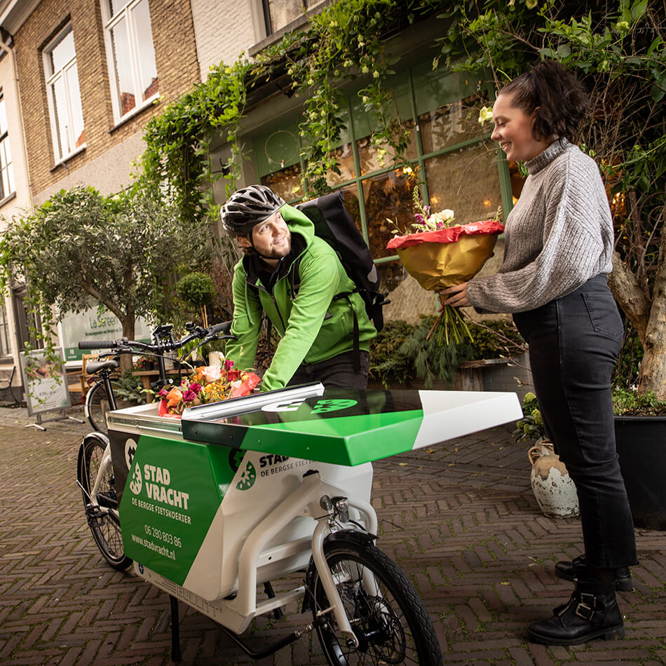 2019 wordt het jaar van... Fietscourier Charlie Jumelet - indebuurt ...