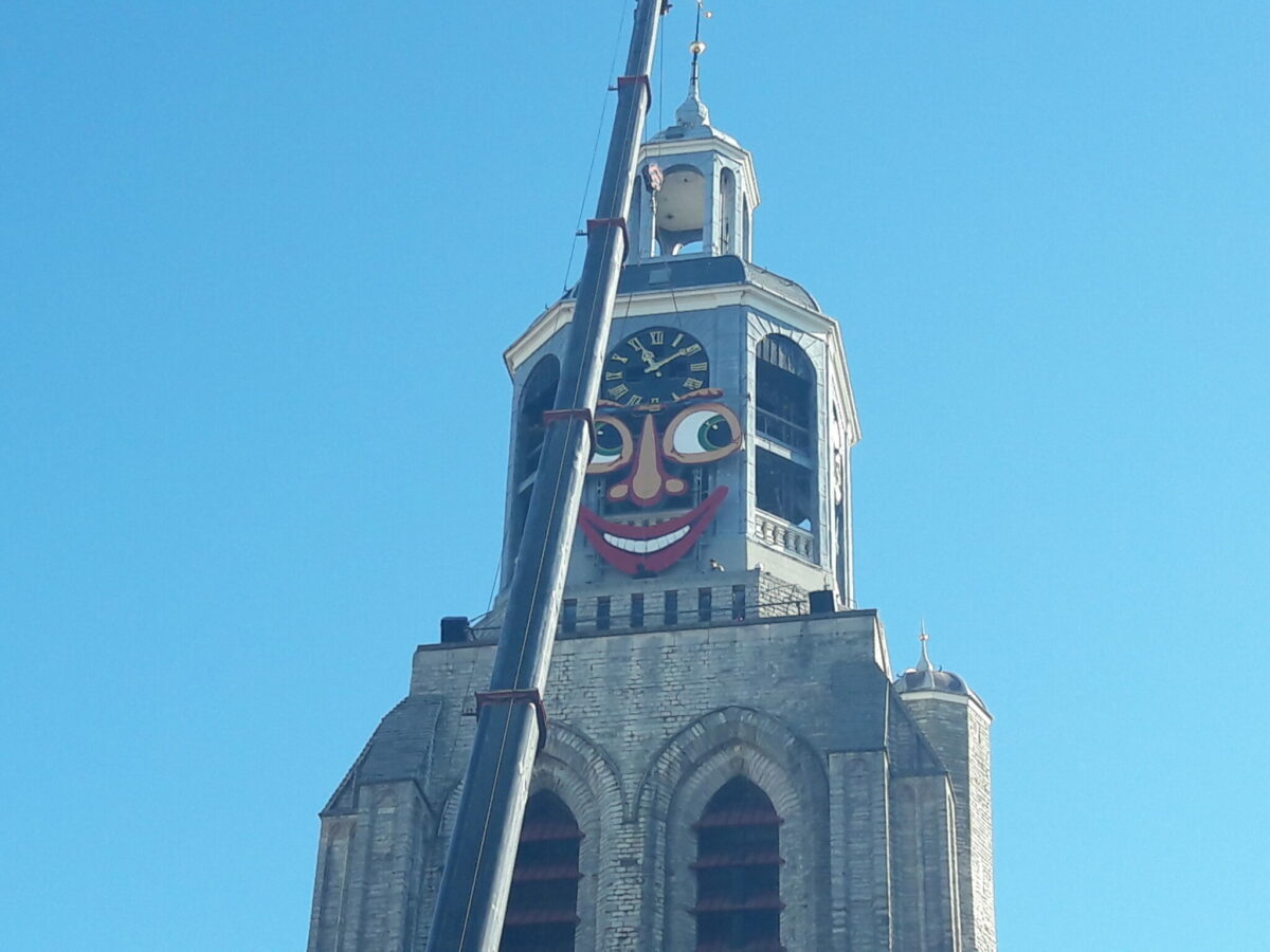 [VIDEO] De Peperbus krijgt weer een gezichtje! - indebuurt Bergen op Zoom