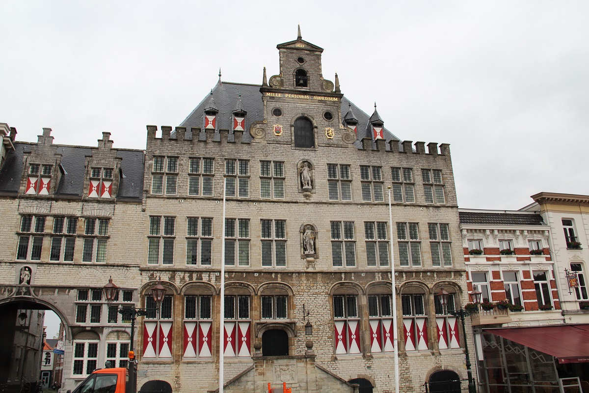 Bergs mysterie: waarom staat er mille periculis supersum op het ...