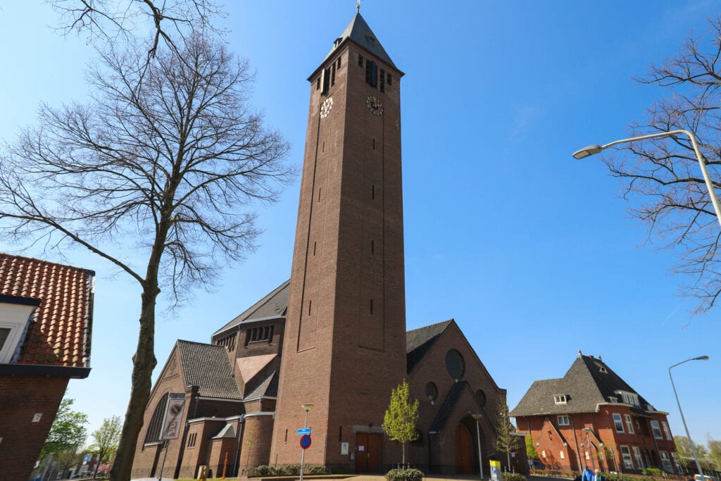 Het verwoestende verhaal van de Onze-Lieve-Vrouw-van-Lourdeskerk